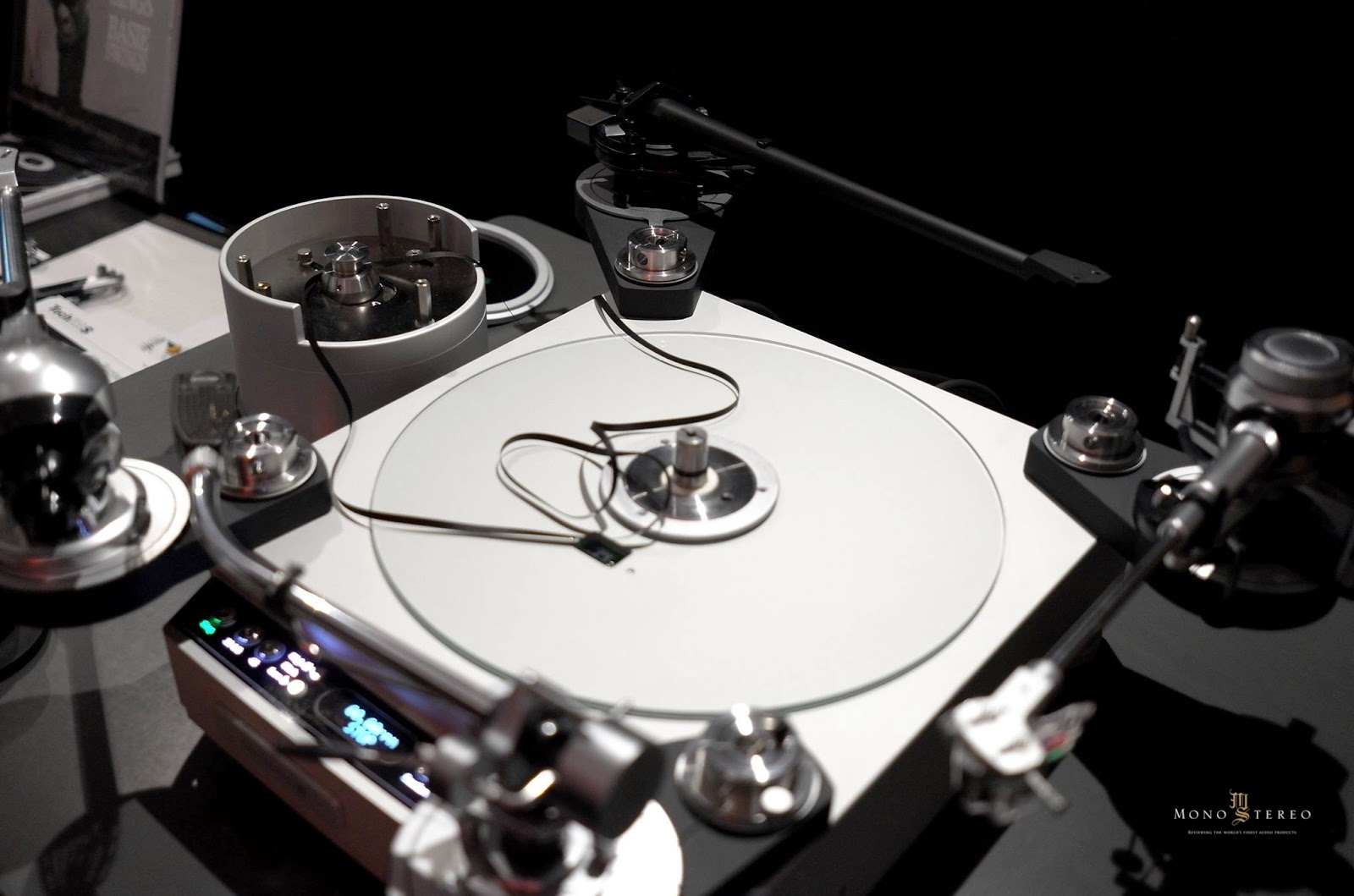 TechDas Air Force Three turntable close look – M & S | Ultimate High ...