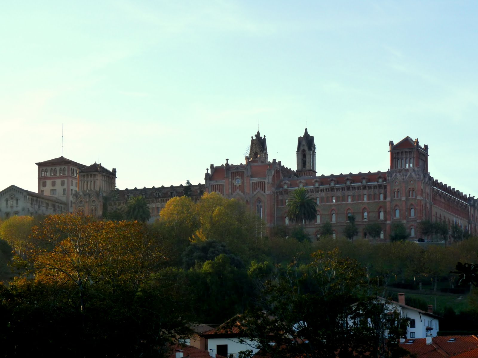 COMILLAS. LIGHT AND GREEN | THEULIFESTYLE | Sojuls Blog