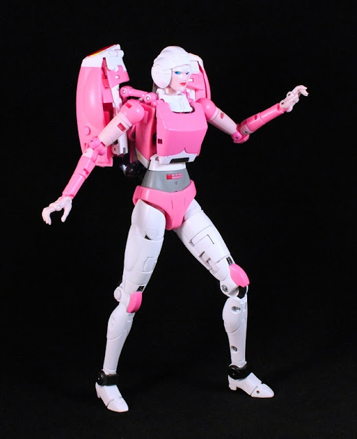 She's Fantastic: Fans Toys - ROUGE!