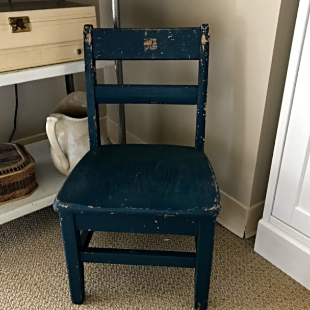 CUTE LITTLE CHAIR AND BUILDING AN ARK | Simple and Serene Living