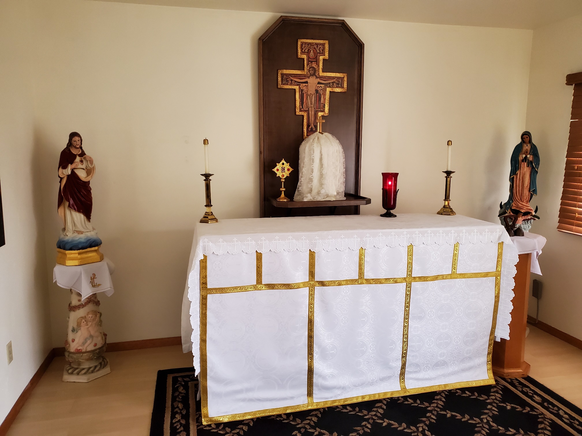 New Liturgical Movement: Photopost: House Chapels, Oratories and Prayer ...