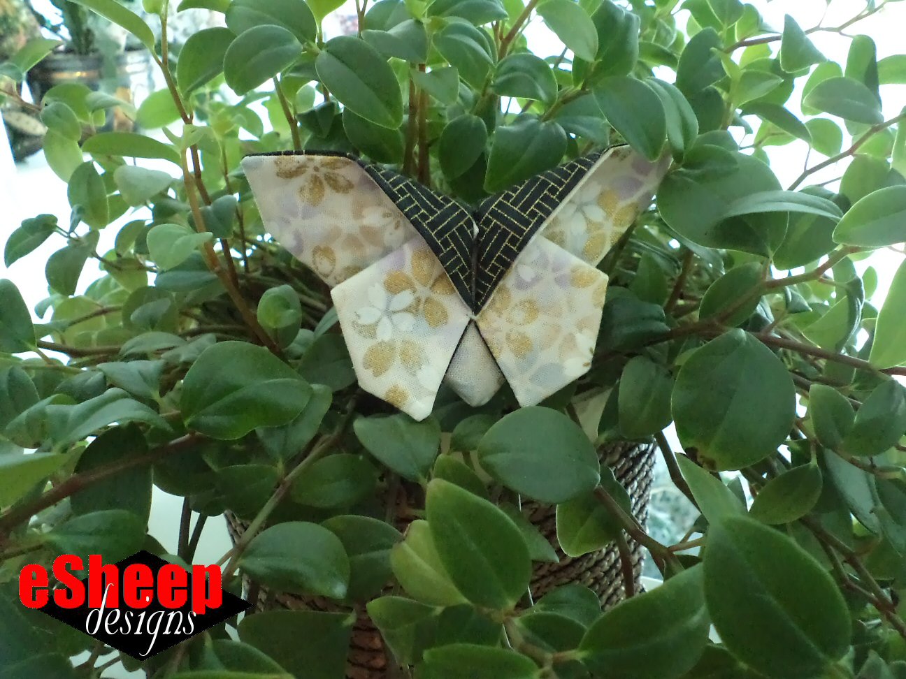 eSheep Designs: Quasi-Tutorial: Fabric Origami Butterfly