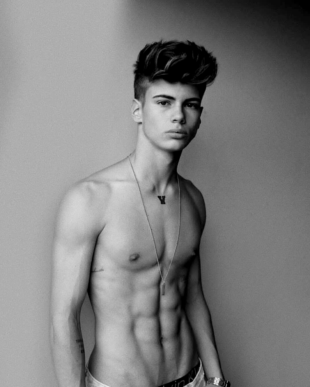 Sun Seekerz!: Victor Perez 4