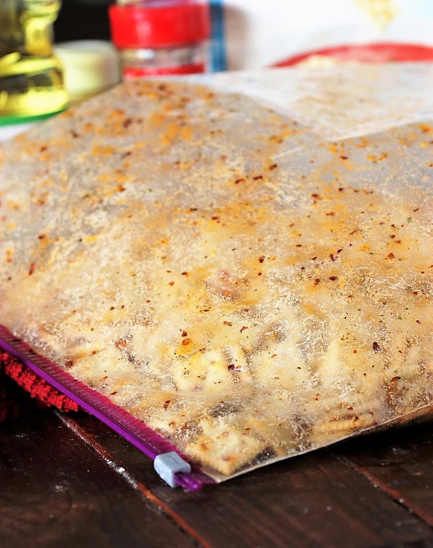 Fire Crackers! (Super Easy Seasoned Saltines) | The Kitchen is My ...