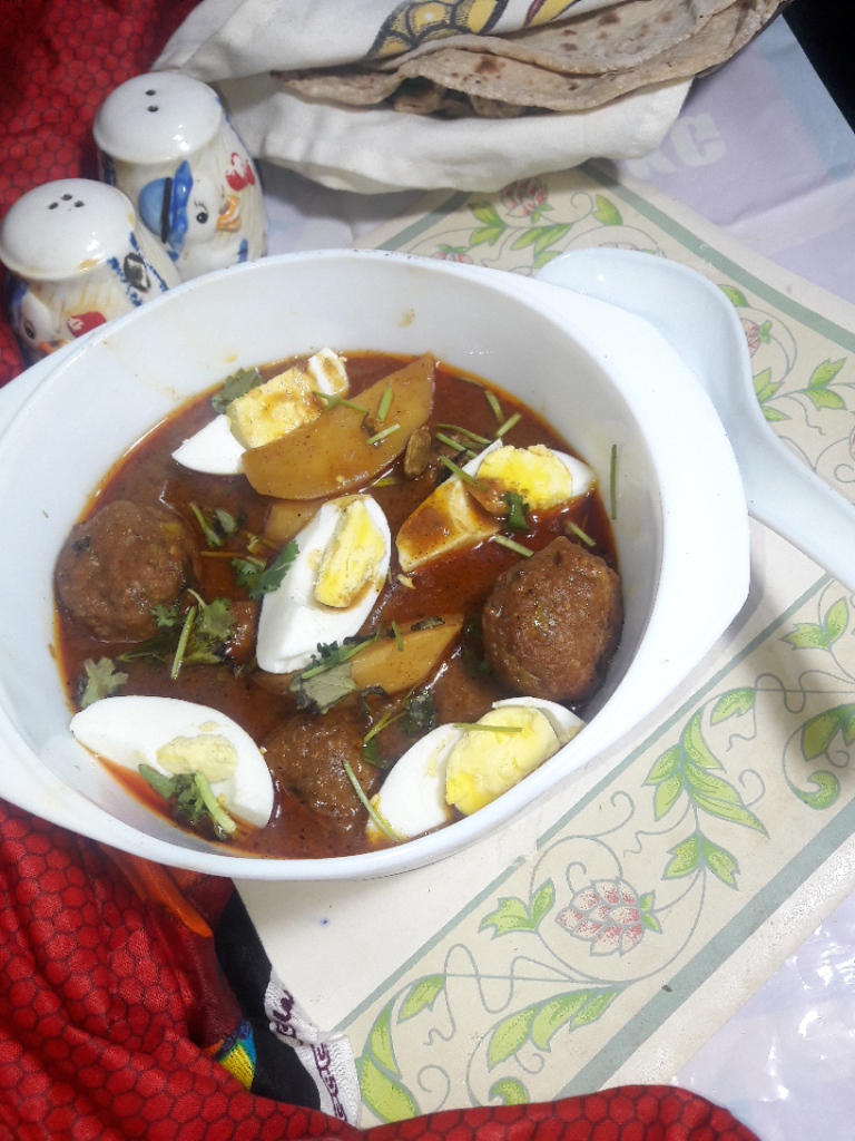 Kofta Aloo Curry Recipe - Yummy Traditional