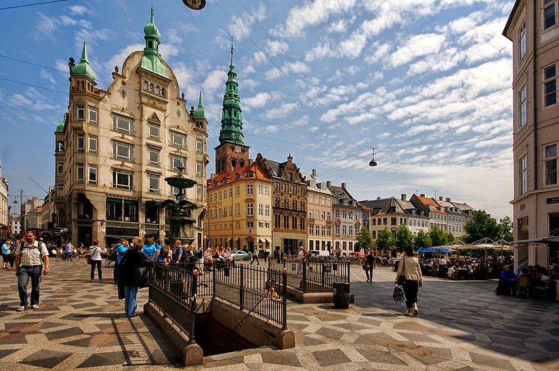 Stroget – A Car Free Zone - The Traveller