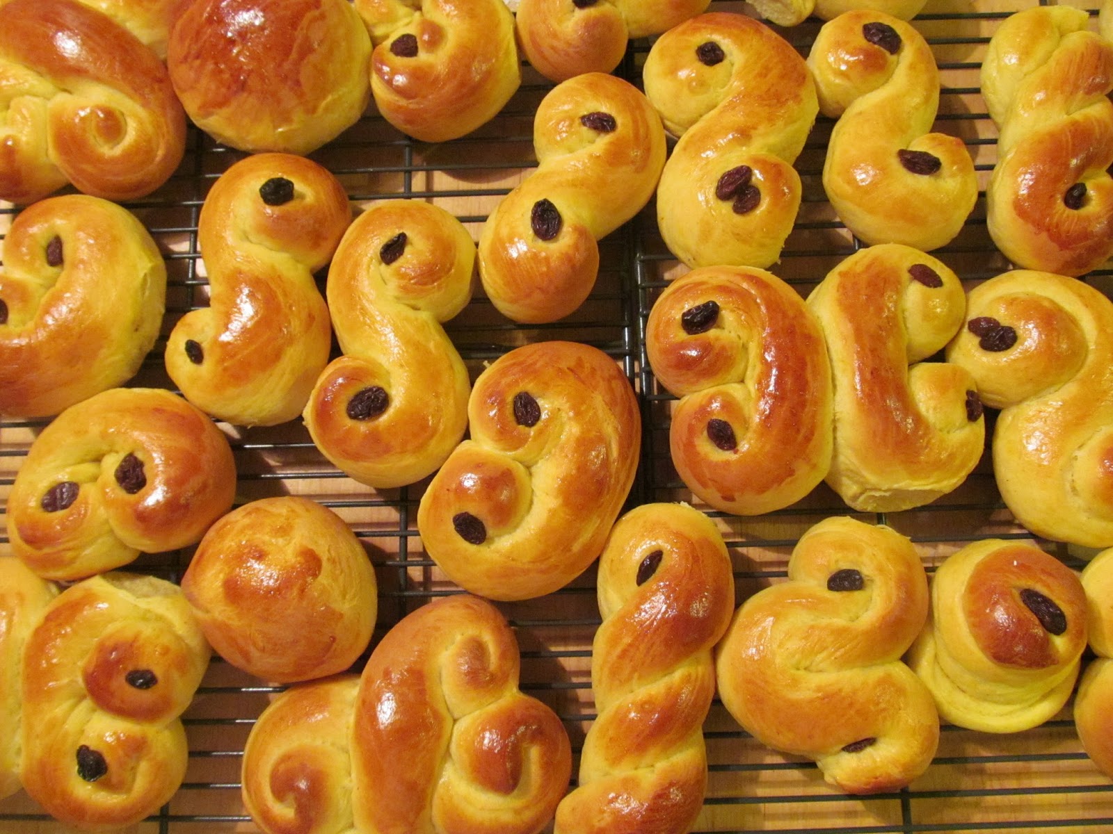 For the love of dinner: Lussekatter (Swedish Saffron Buns)