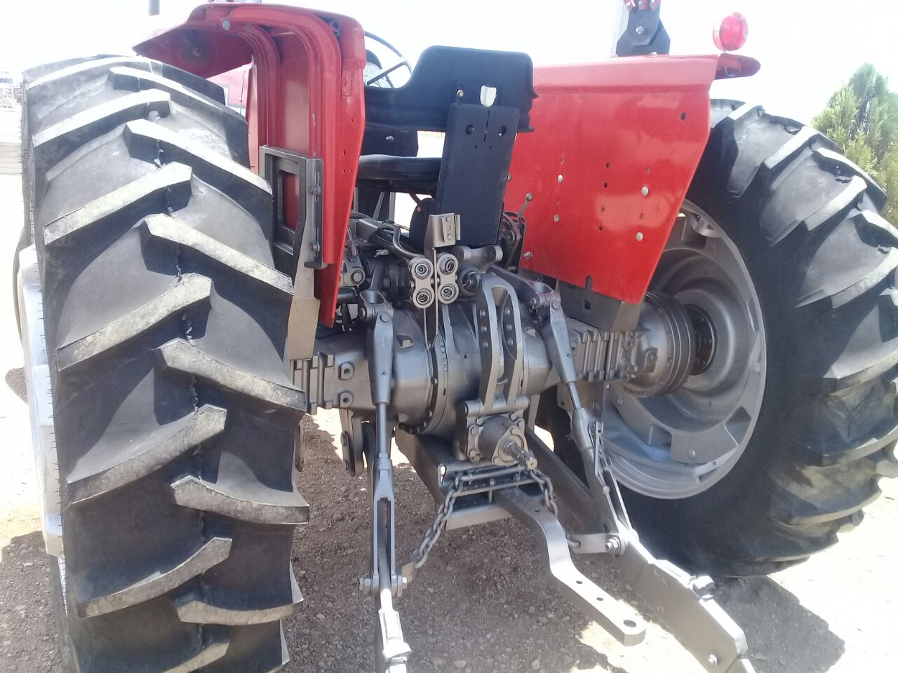 MAQUINARIA AGRICOLA INDUSTRIAL: Tractor Massey Ferguson 285... $9,800Dllls.