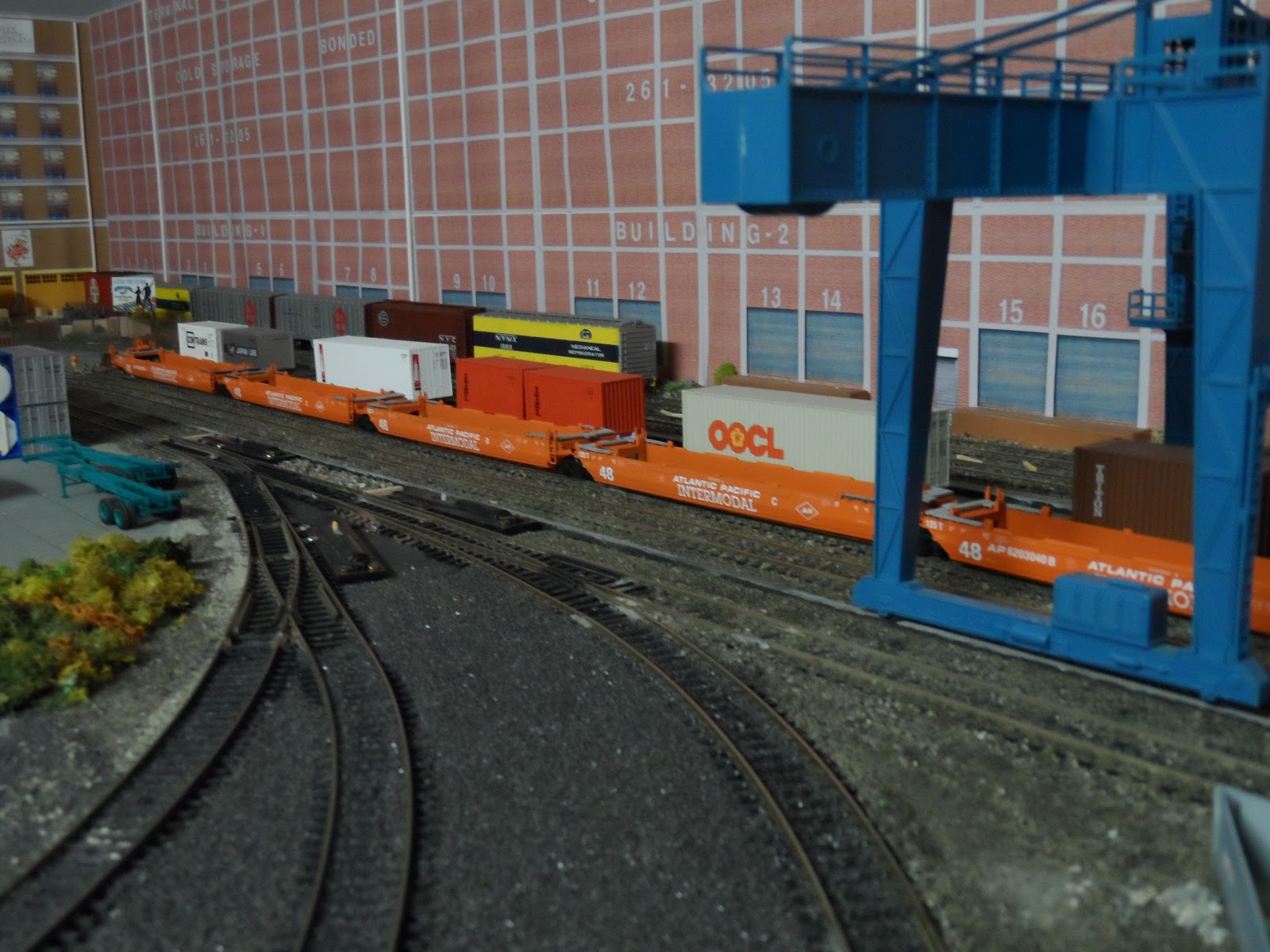 New York Central Train Layout: Athearn BB Gunderson Maxi-3 Project