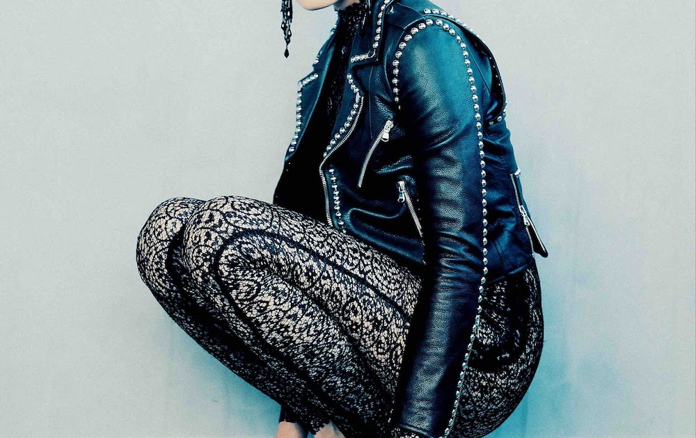 Describe The Various Roles That Julia Lee Played In Her Life