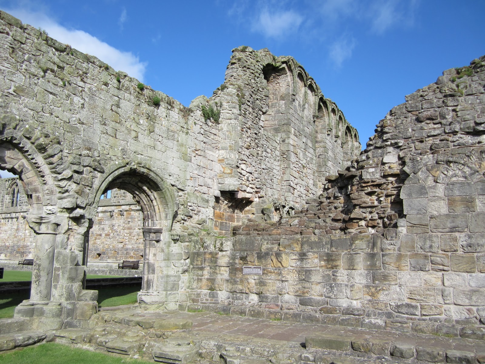 Scotland: The Castle Chronicles: Matriculation and Ruins (Sep. 22)