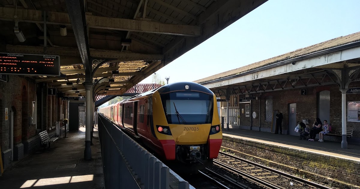 The Railway Photo Blog: SWR (4) : Addlestone