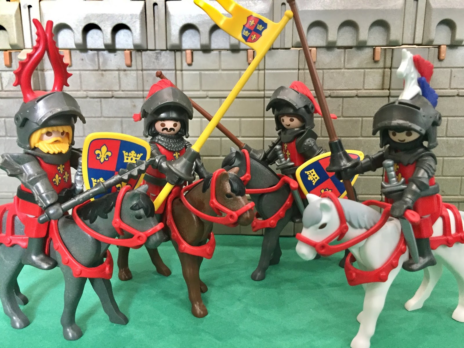 Medieval Playmobil Customs: Les Chevaliers du Lys des Rois