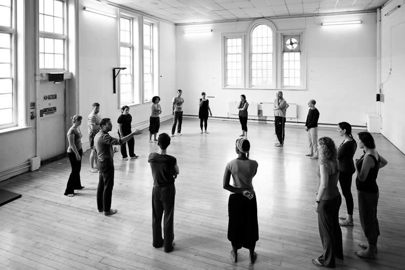 Bagi Aktor Teater, Latihan Tubuh Adalah Proses Pemerdekaan