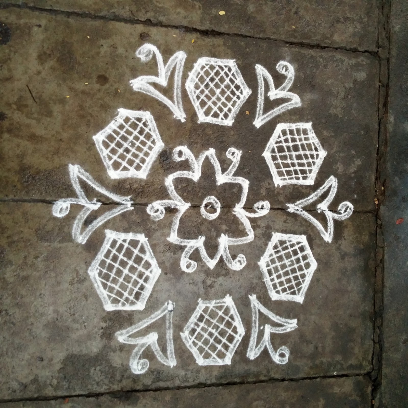 Rangoli designs/Kolam: flower kolam