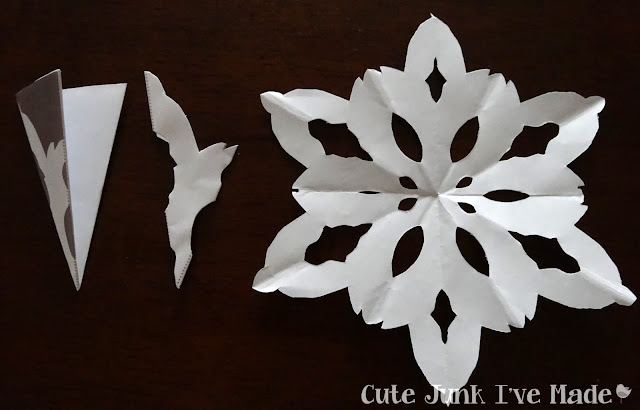 Cute Junk I've Made: Snowflake Curtain + FREE Printable Template