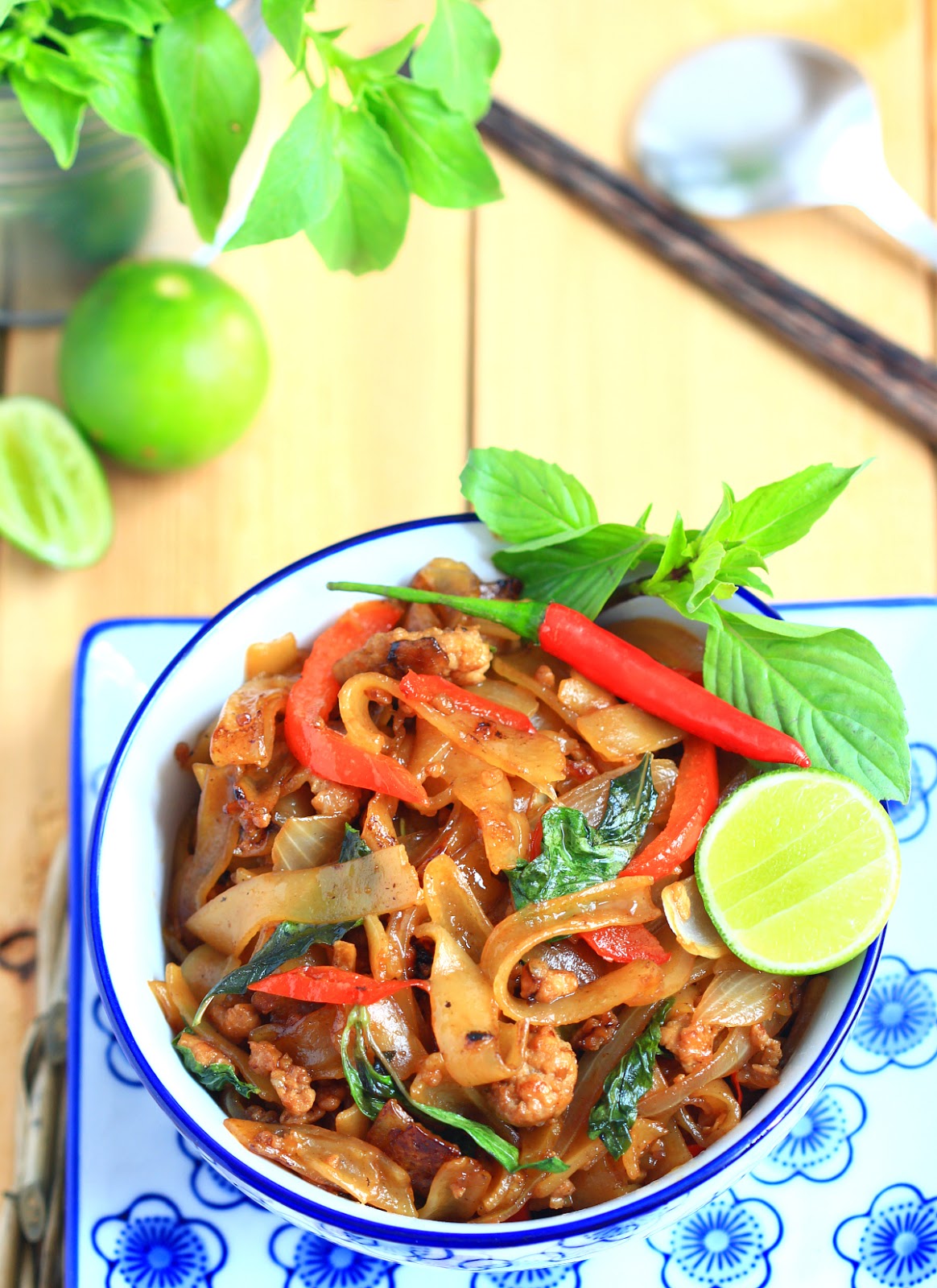 Pad kee mao / drunken noodles / spicy Thai stir-fried noodles