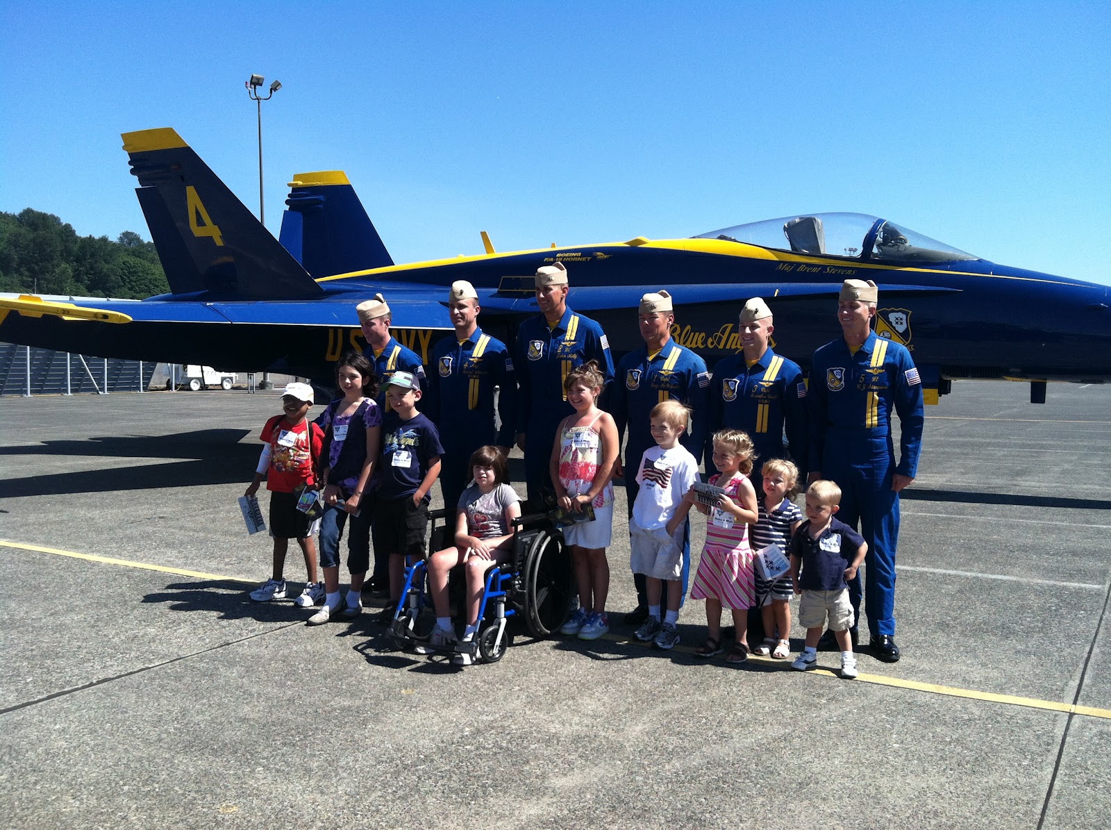The Burt Family Blog: Blue Angels Meet and Greet