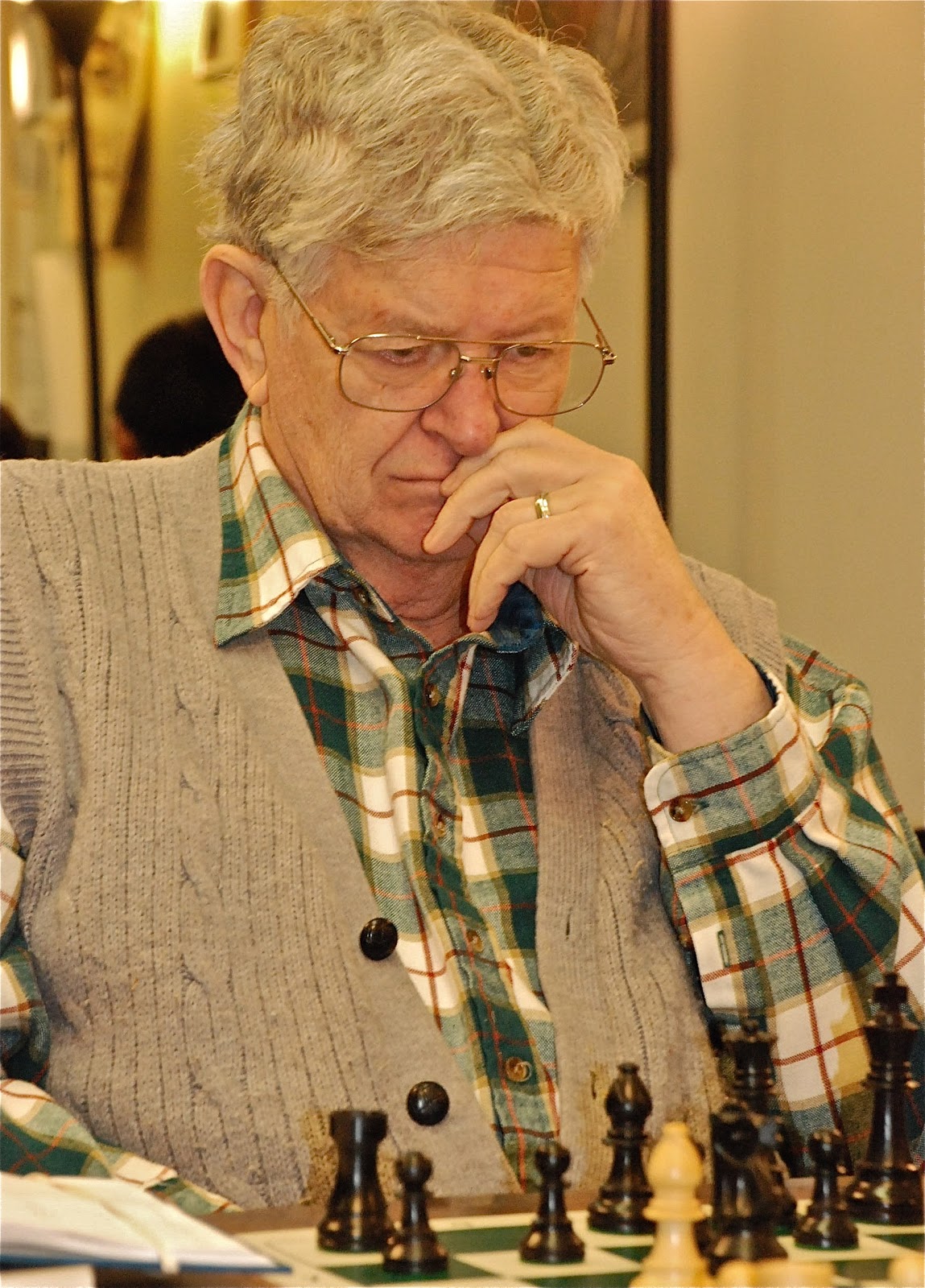 Boylston Chess Club Weblog: IM ESSERMAN SHINES IN BCC GRAND PRIX