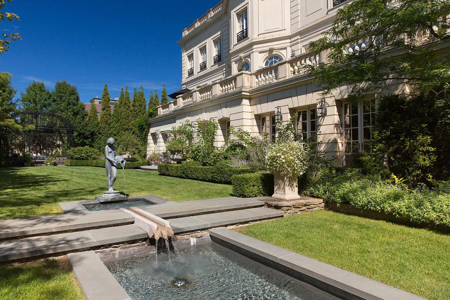 25,000 Square Foot Limestone Urban Mega Mansion In Chicago, IL | THE ...