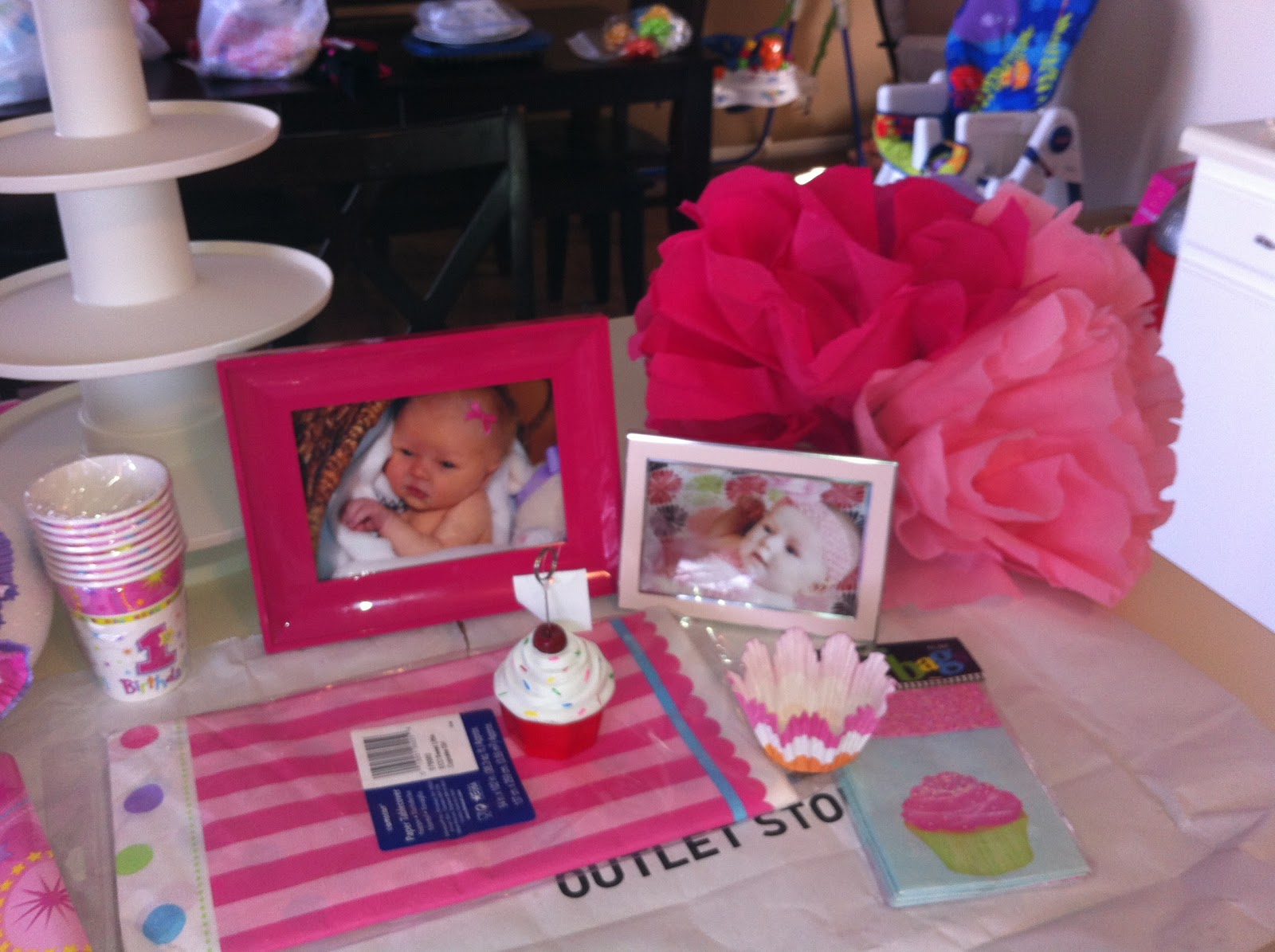 Toone Family Journey: Cupcake Themed Party!