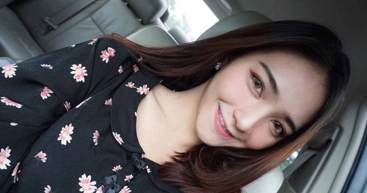 7 Foto Nattaya Nat, Guru Cantik yang Beri Pelukan Muridnya