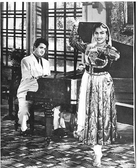 Golden Era of Bollywood: This Iconic Song was Picturised on Music ...