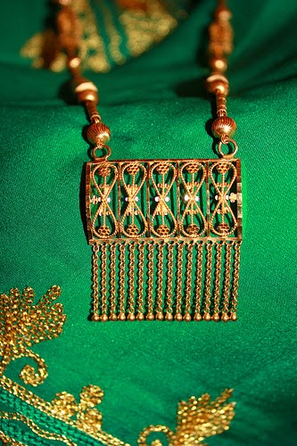 CULTURE WITH KHALID: The splendid accessories of the Omani woman's dress