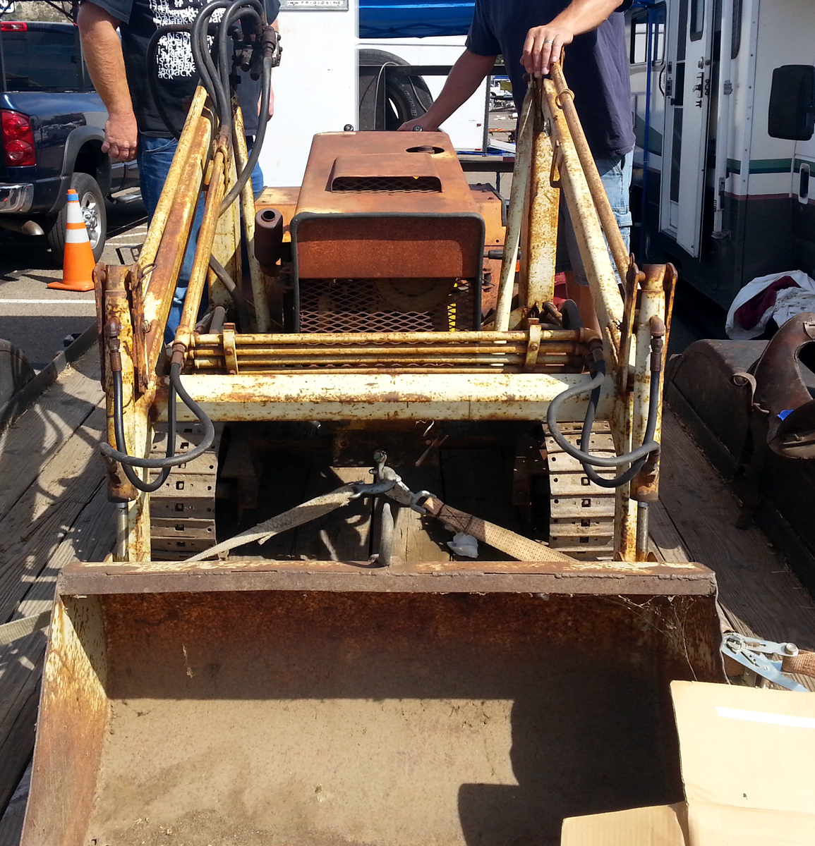Just A Car Guy: I came across a Struck Magnatrac MT 1800 dozer scooper ...