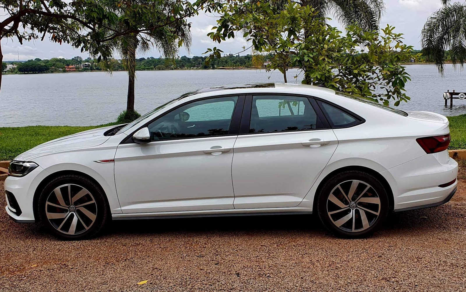 VW Jetta GLI 2.0 Turbo: sedã médio familiar com alma de Golf GTI ...