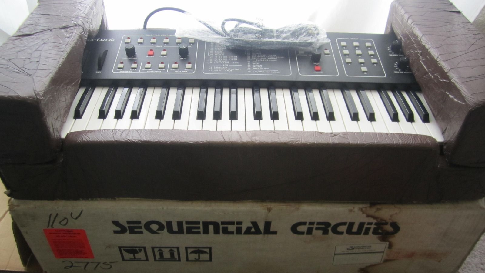 MATRIXSYNTH: Sequential Circuits - Six Trak Analog Synthesizer SN 002775