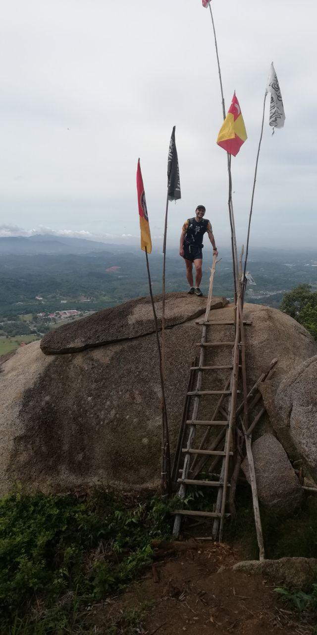 R U N N I N G: Bukit Batu Pahat, Kuala Kubu Bharu, Selangor