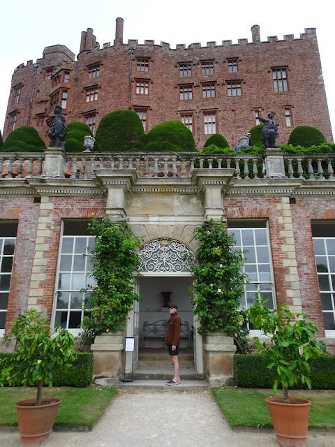 Vintage Vixen: I Capture The Castle