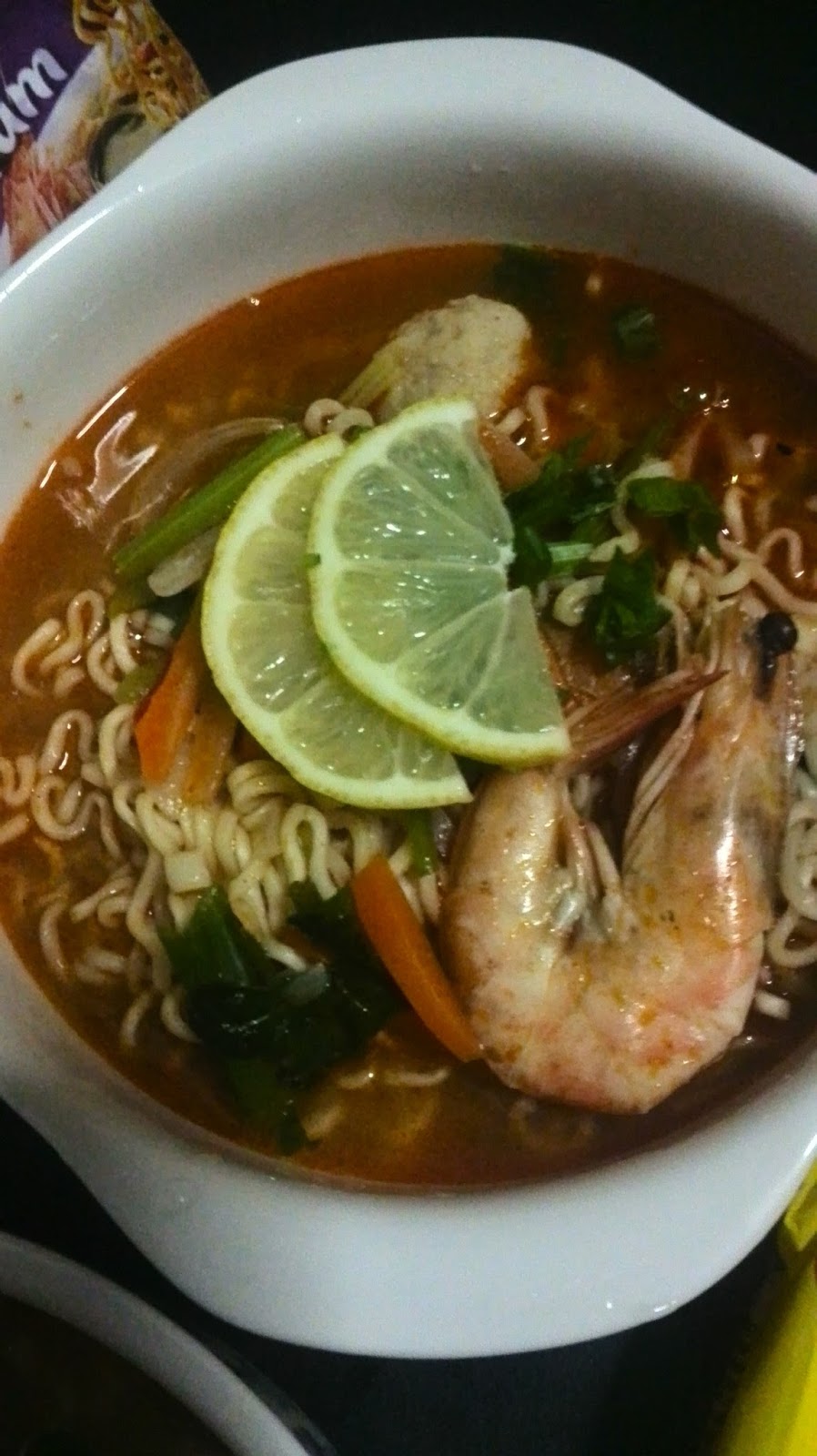 namakucella: MAGGI TOMYAM SEDAP...