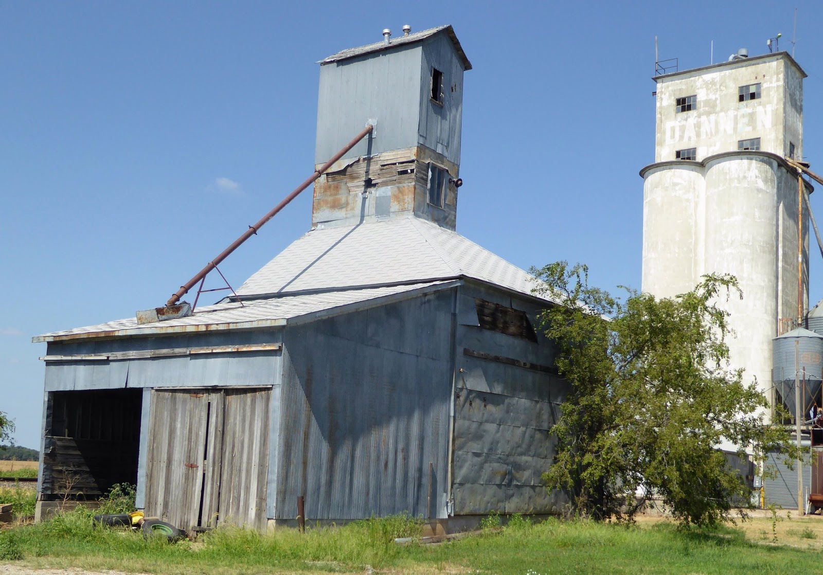 Towns and Nature: Turon, KS: Four generations of grain elevator design