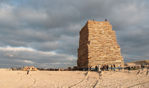 The Presurfer: The Battle For The Largest Bonfire In The Netherlands