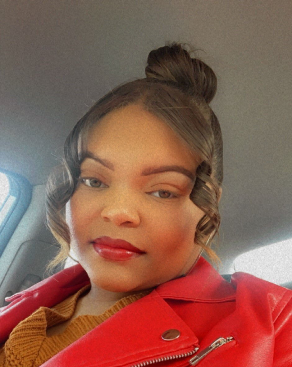 Diamond Moore: "She's Becoming"