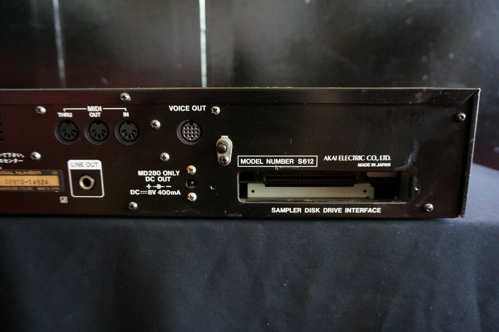 MATRIXSYNTH: Akai S612 Vintage 80's 12-bit MIDI Lo-Fi 2U Rack Sampler W/ Rack Case SN 00910-14924