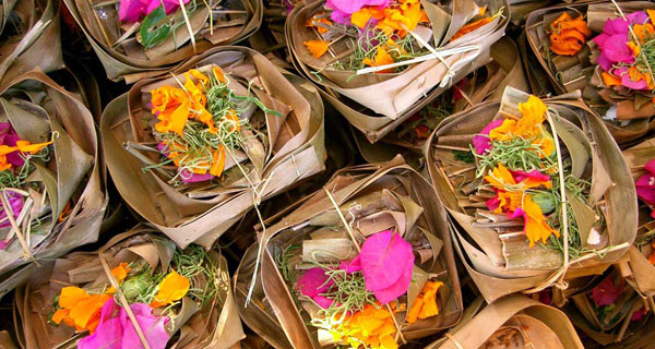 Canang Sari | Cultures of Denpasar | Learn and recognize about Cultures ...