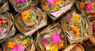 Canang Sari | Cultures of Denpasar | Learn and recognize about Cultures ...