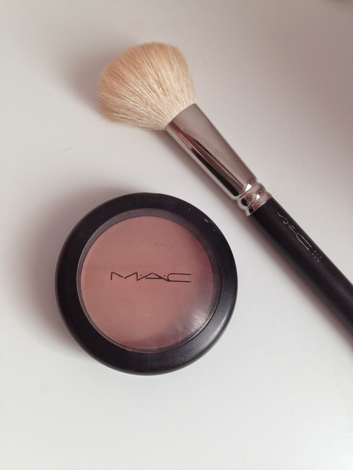 Bir Amaçsızın Dünyası: Mac Buff Allık/ Beyaz tenlilerin bronzerı! Mac ...