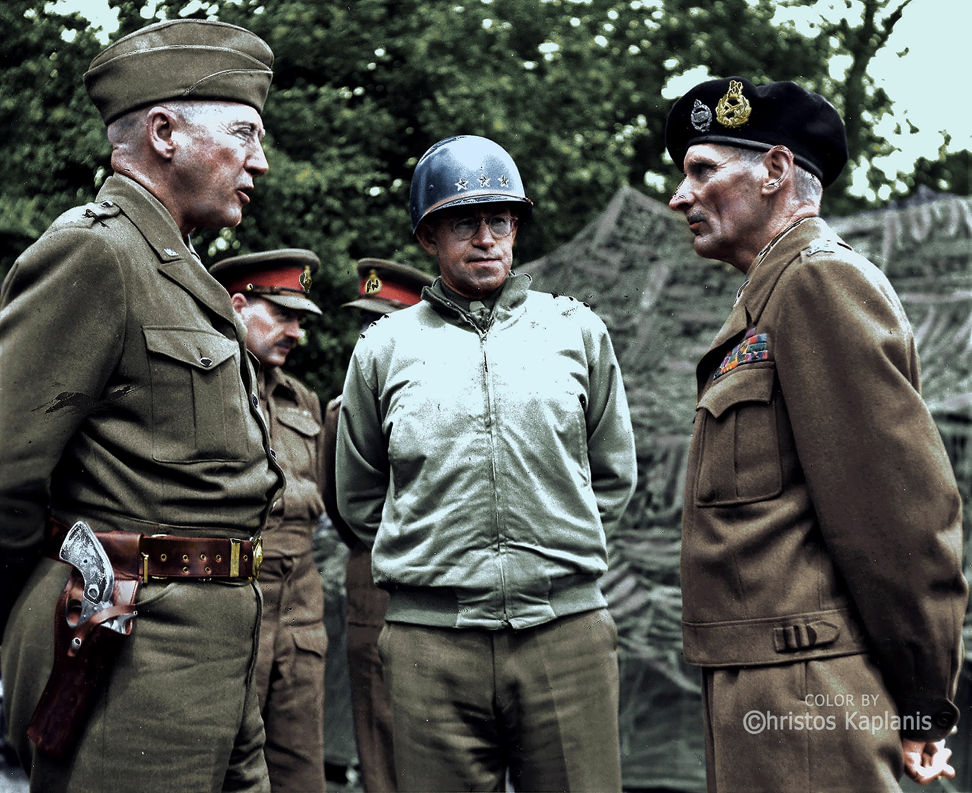 pastincolor: Οι Αμερικανοί στρατηγοί George S. Patton, (αριστερά) και ...