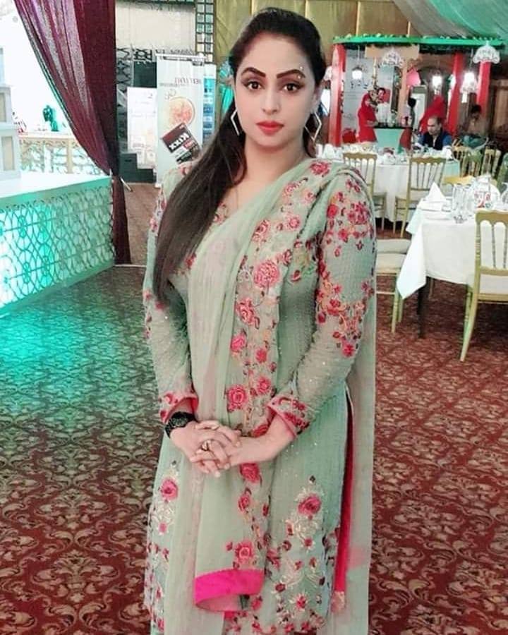 Nida Chaudhry | Nida Chaudhry Age Family Networth Biography