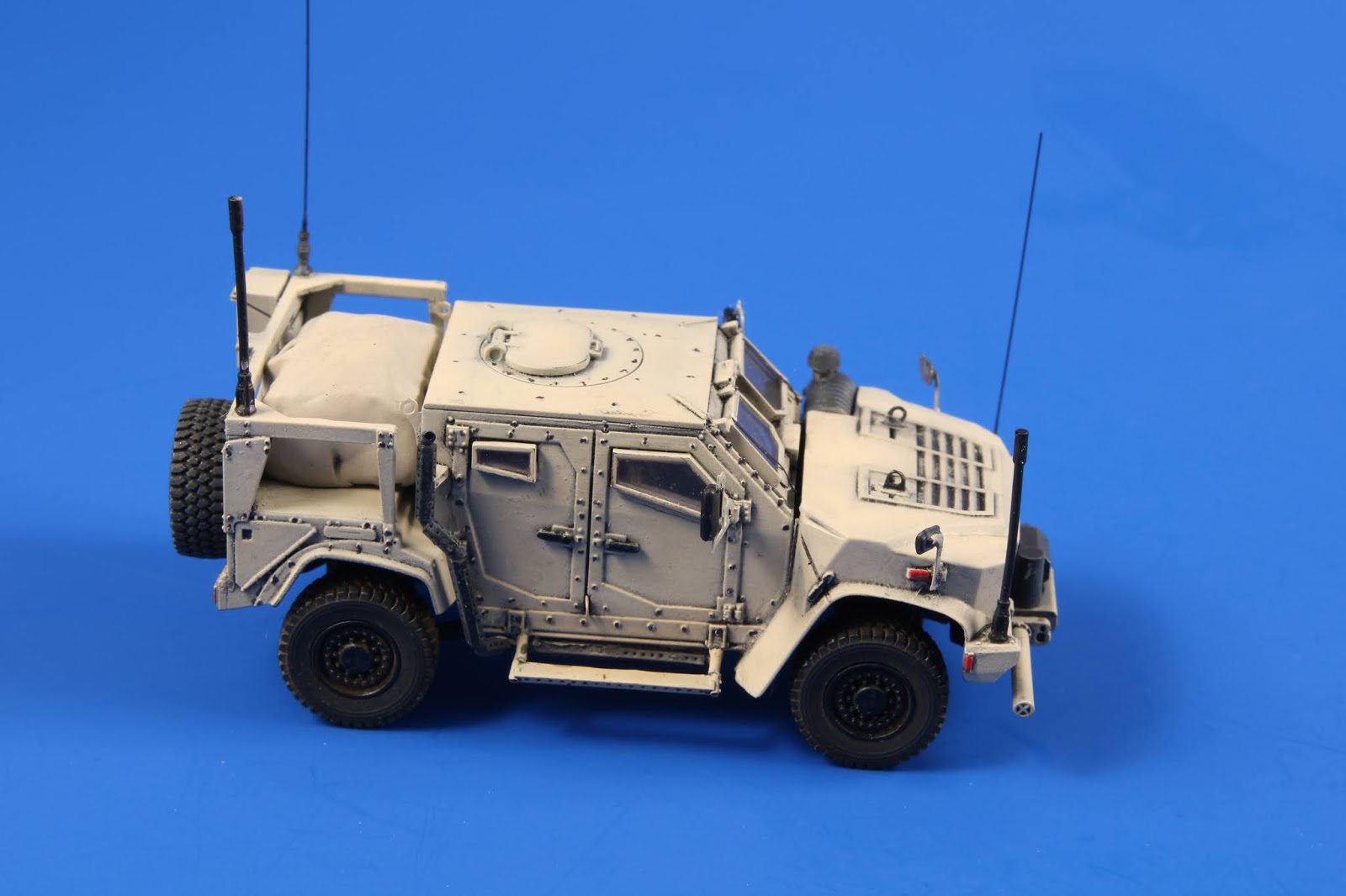 M1280/JLTV - Martin's neatly finished MV124 kit