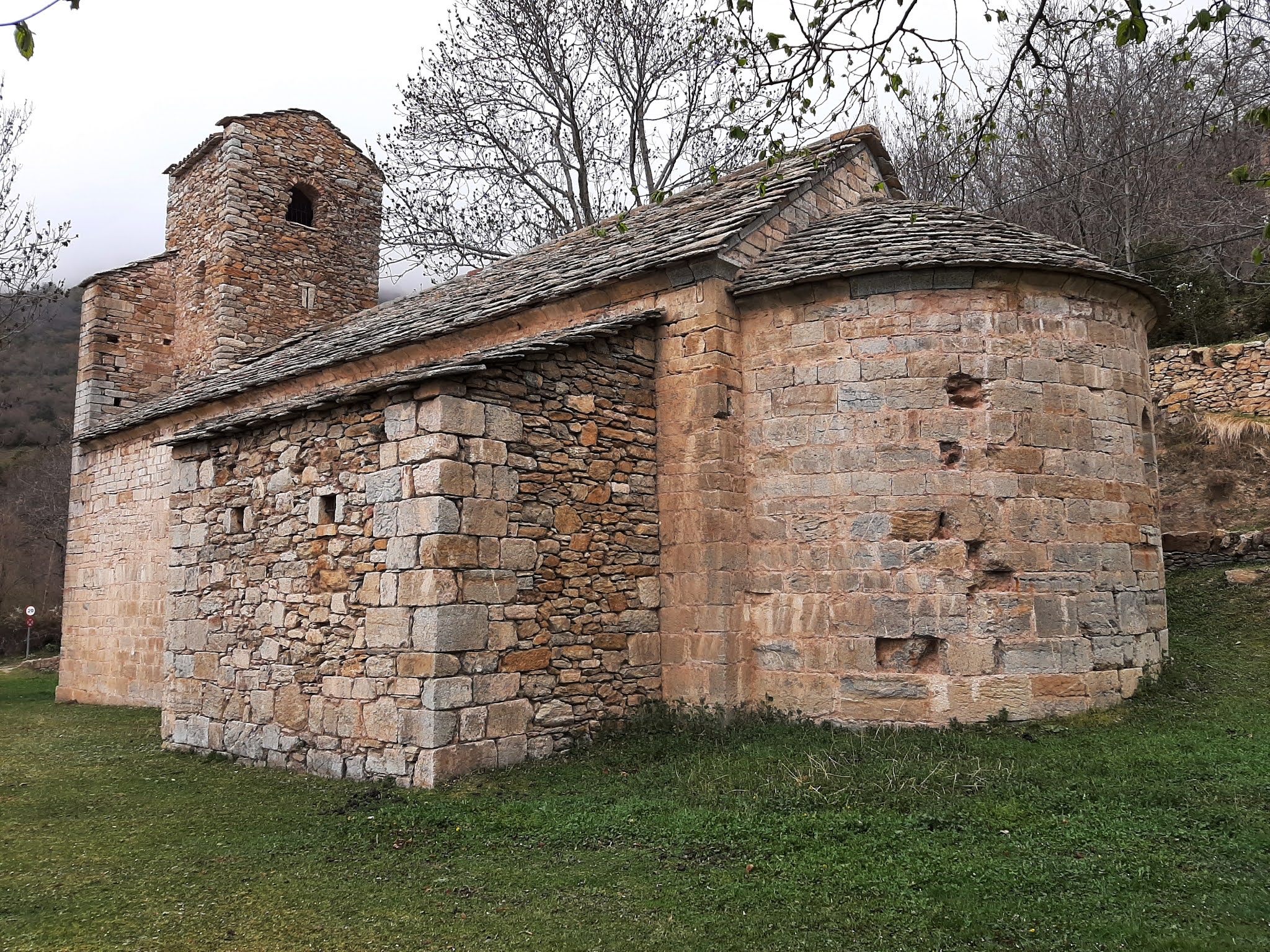 MUNTANYA: Sant Martí d'Ogassa, el Taga, 2040m i el turó de la Portella ...