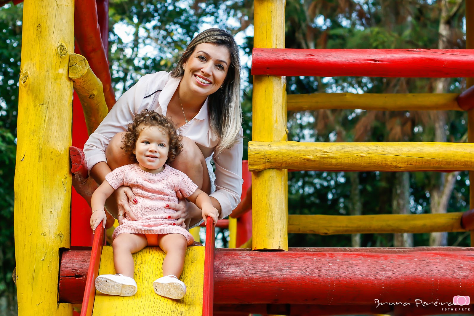 Bruna Pereira Foto e Arte: Mérili, Daiane, Patrícia, Jane e suas filhas ♥