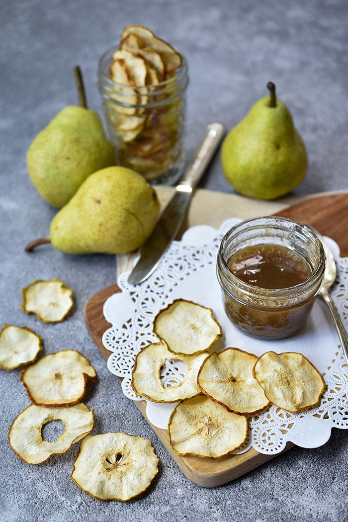 Woman in Real Life: Dehydrated Pear Chips With Quick Vegan Caramel ...