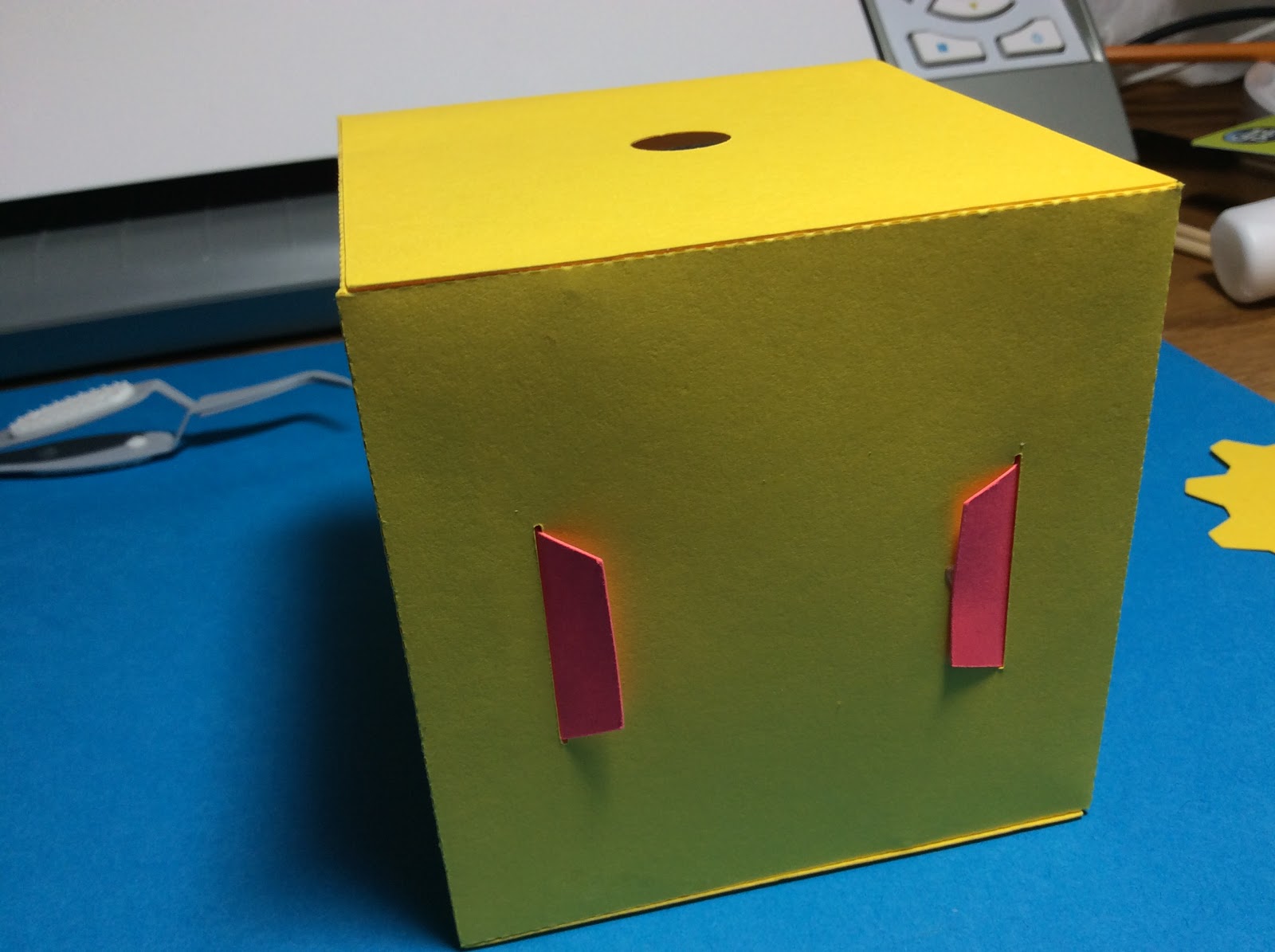 Papercrafts and other fun things: Square Gear Box