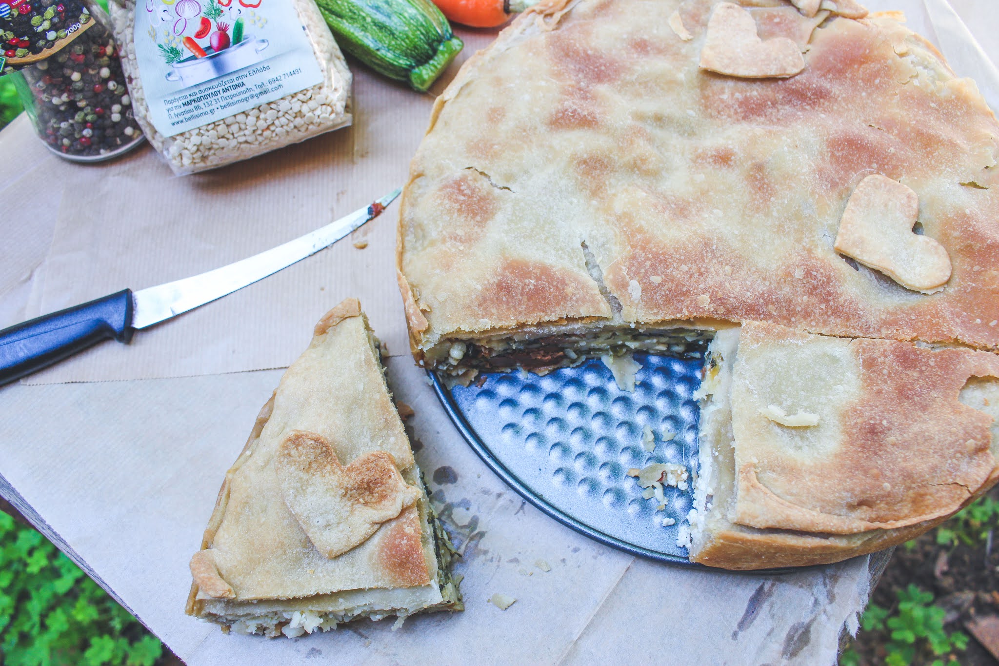 ΤΡΑΧΑΝΟΠΙΤΑ ΜΕ ΛΑΧΑΝΙΚΑ ΚΑΙ ΣΥΚΩΤΑΚΙΑ ΠΟΥΛΙΩΝ | TRAHANA PIE WITH ...