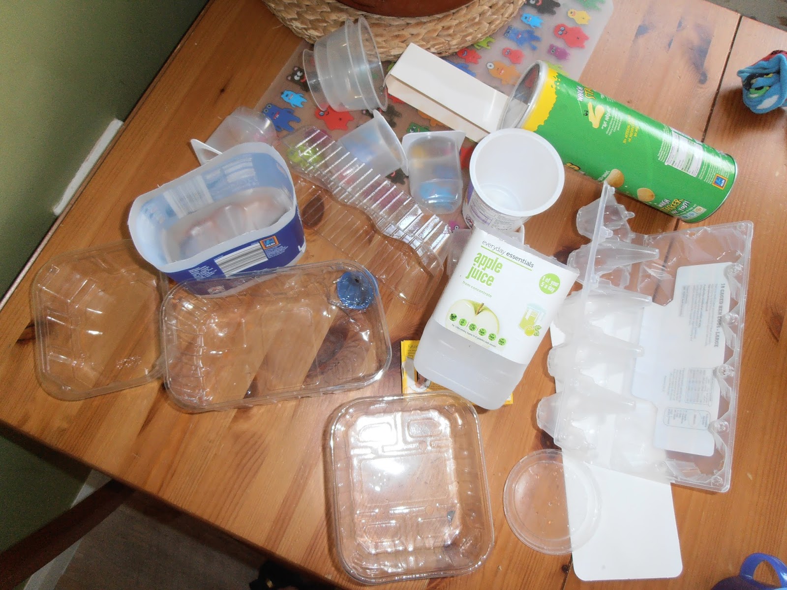 Crafty Bitch: Recycle junk modelling craft for kids